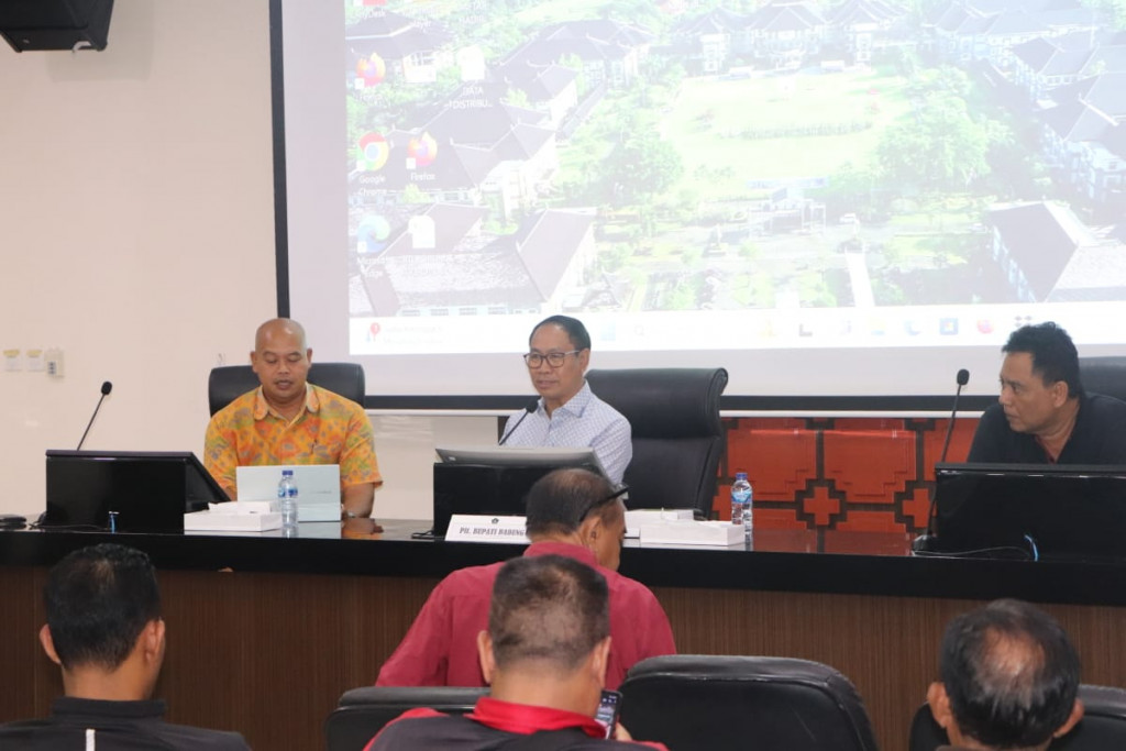 Ketut Suiasa Ketua IPSI Bali Pimpin Rapat Kejuaraan Nasional Pencak ...
